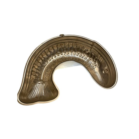 Unknown | Kitchen | Vintage Mcm Fish Copper Jello Cake Mold Wall Decor ...